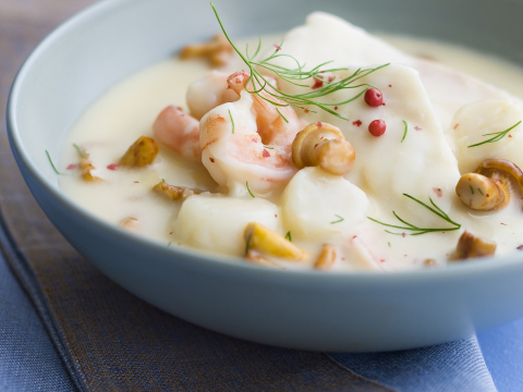 Nage de poisson aux crevettes et aux champignons - Cuisine et Recettes ...
