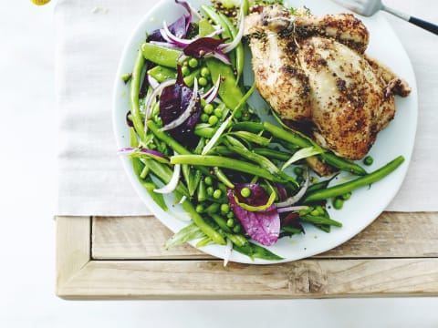 Poussin rôti, salade de haricots et petits pois - Cuisine et Recettes ...