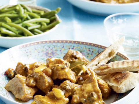 Kalfsblanquette met amandelen en rozijnen - Libelle Lekker