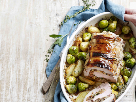 Kruidig gevuld varkensgebraad met kastanjes - Libelle Lekker