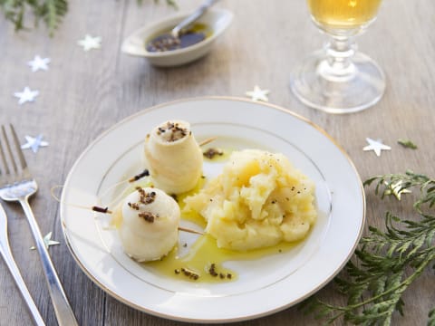 Roulades de sole au poivre, purée de céleri-rave à l'huile truffée ...