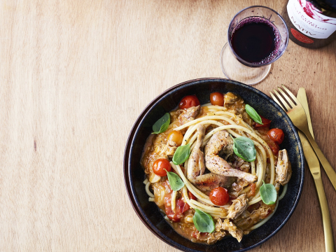 Dikke spaghettislierten met kwartelsaus - Libelle Lekker