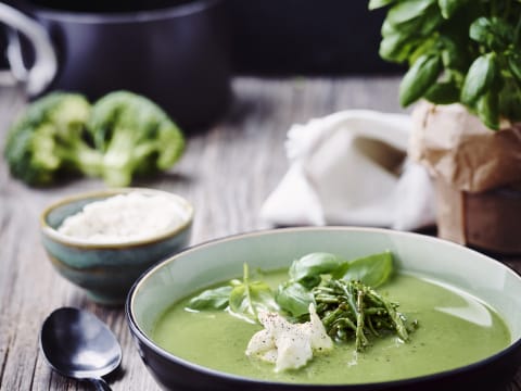 Groene soep met opgeklopte ricotta - Libelle Lekker