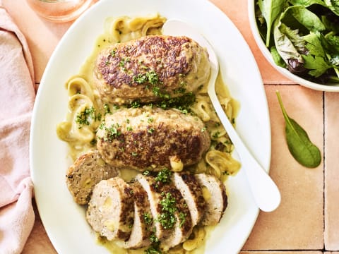 Gehaktbroodjes met mosterd-uiensaus - Libelle Lekker