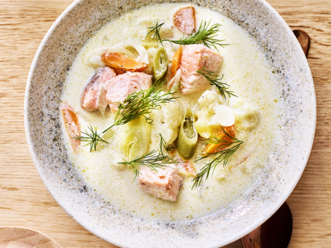 Zalmsoep met bloemkool - Libelle Lekker