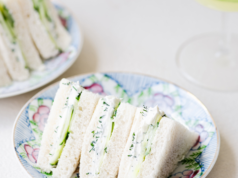 Cucumber sandwich met roomkaas en dille - Libelle Lekker