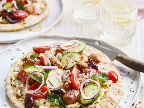 Flatbreadpizza met hummus en merguez - Libelle Lekker