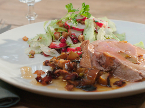 Varkensgebraad met feestelijk slaatje - Libelle Lekker