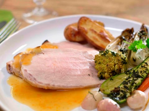 Varkensgebraad met primeurgroenten - Libelle Lekker