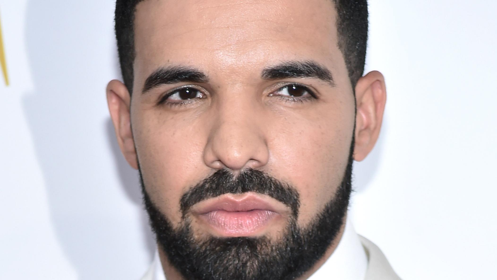 Als je weet wat Drake zijn toekomstige vrouw belooft, wil je zo met hem ...