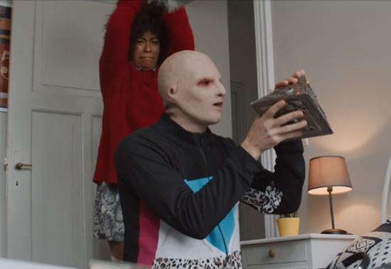 ZIEN: de officiële trailer van 'Baba Yega The Movie'