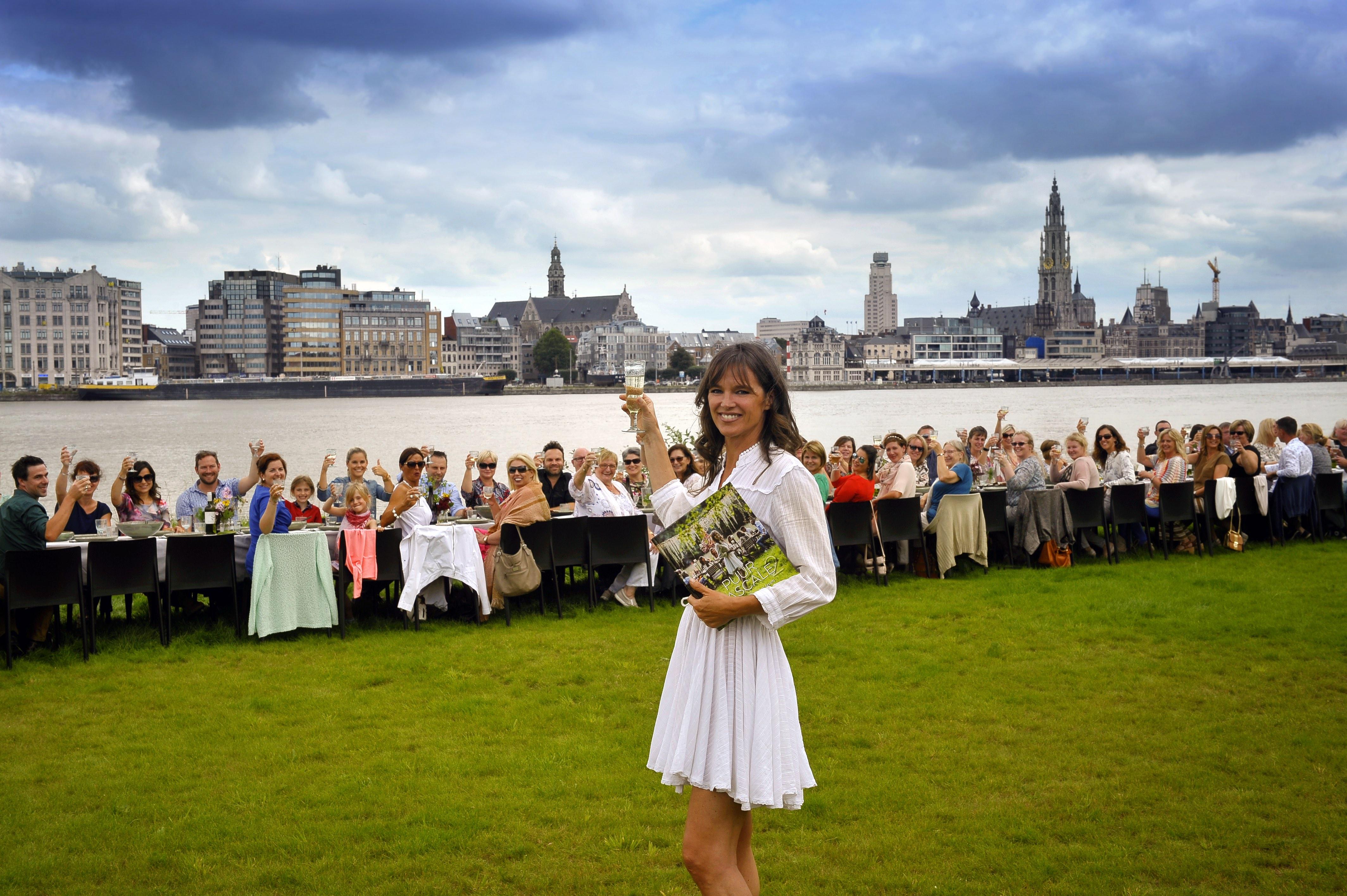 Pascale Naessens stelt nieuw kookboek voor - Libelle Lekker