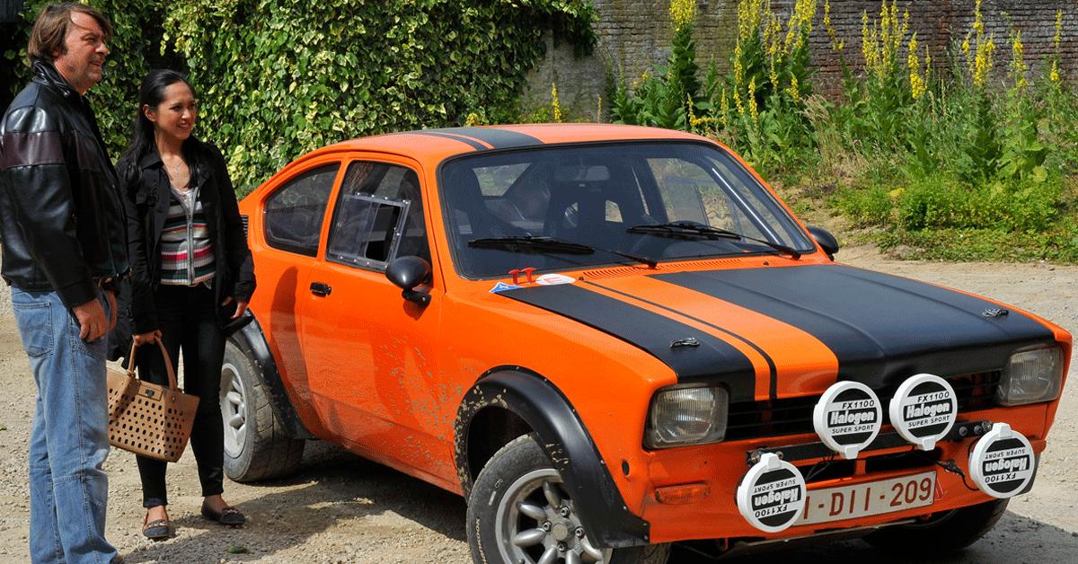 TE KOOP: je kan de bekende oranje auto uit 'Eigen Kweek' op de kop tikken