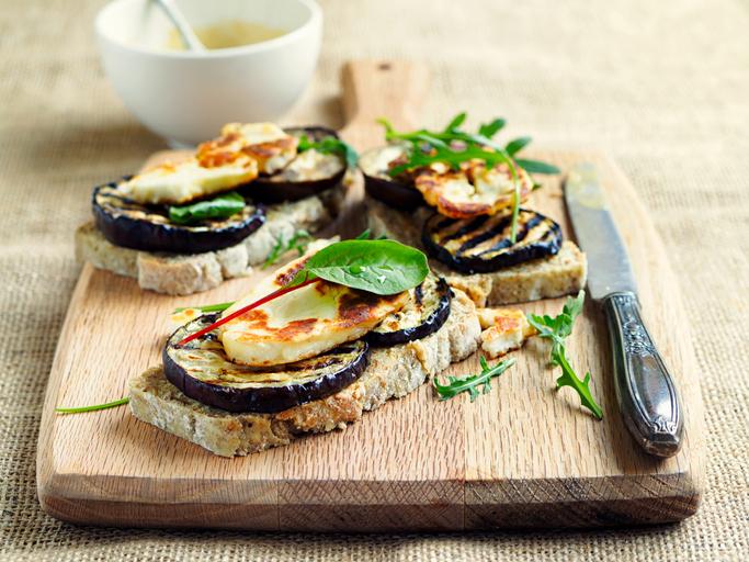 6x vegetarisch broodbeleg: lekker en snel zelf te maken - Libelle 6x vegetarisch broodbeleg: lekker en snel zelf te maken - Libelle