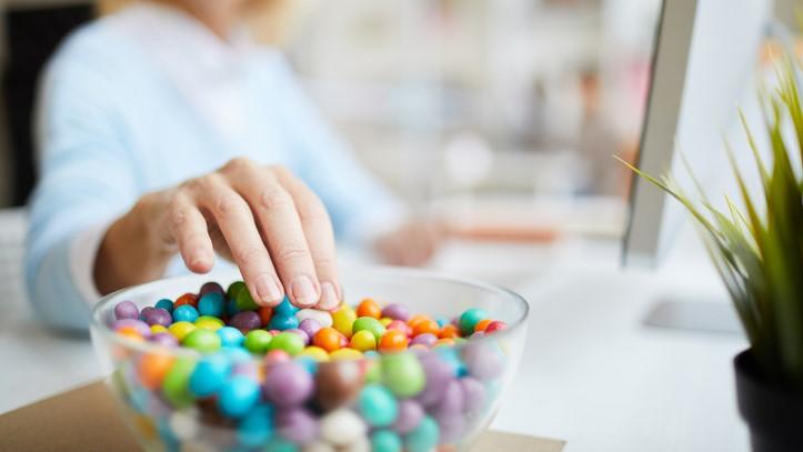 Minder snoepen? Dat doe je met deze 11 tips! - Libelle