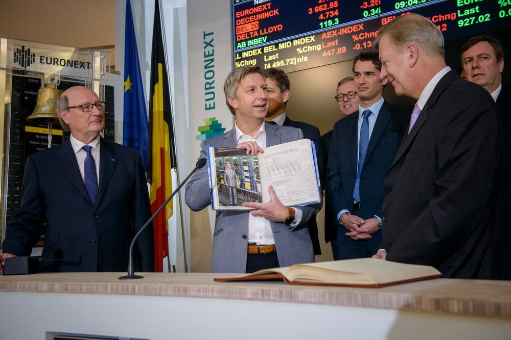 Delegatie Deceuninck luidt de beurs van Brussel in - KW.be