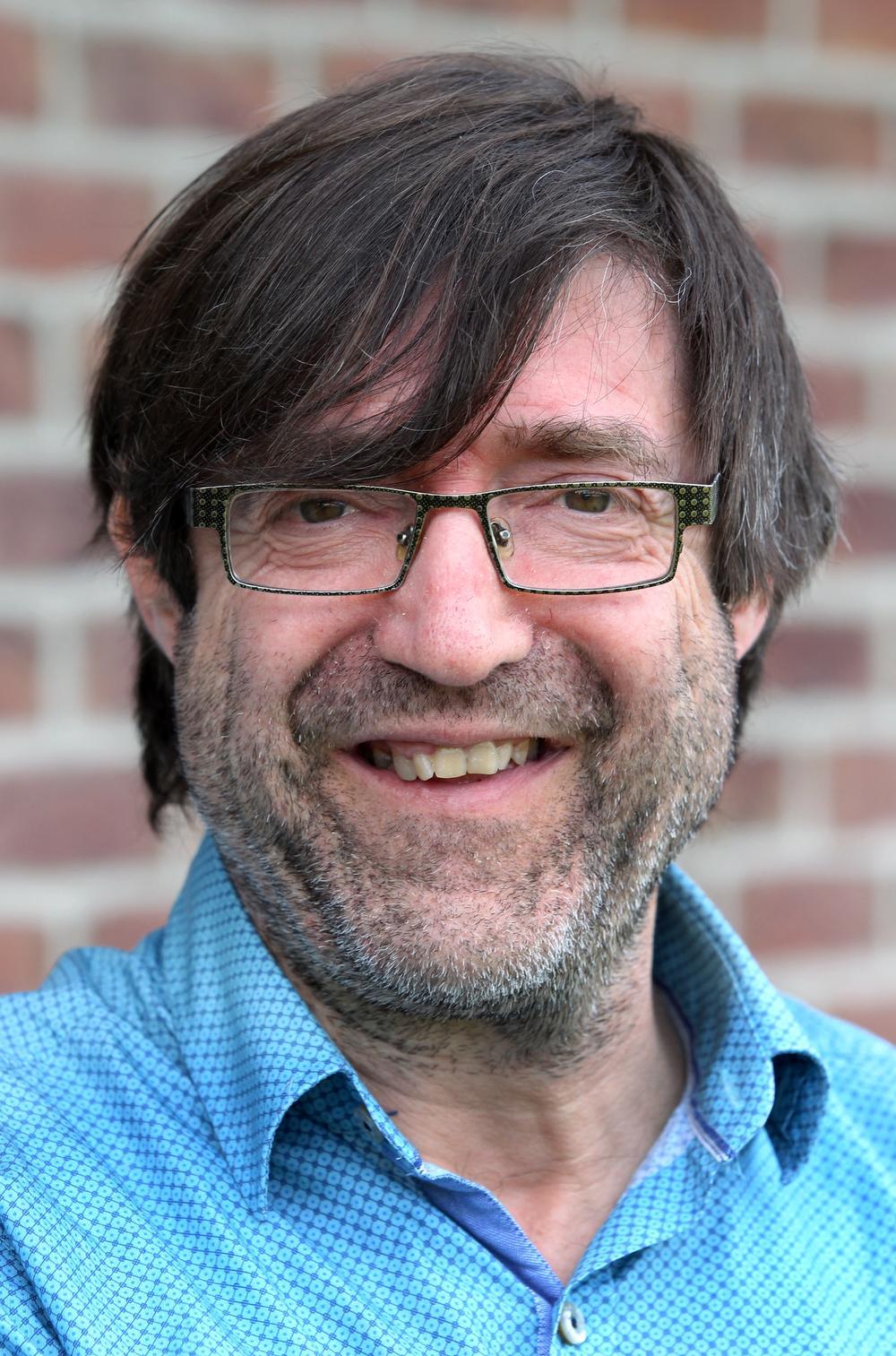 Levensverhaal van bekende Tieltenaar Jacky Vanmaele in boekvorm via 65 ...