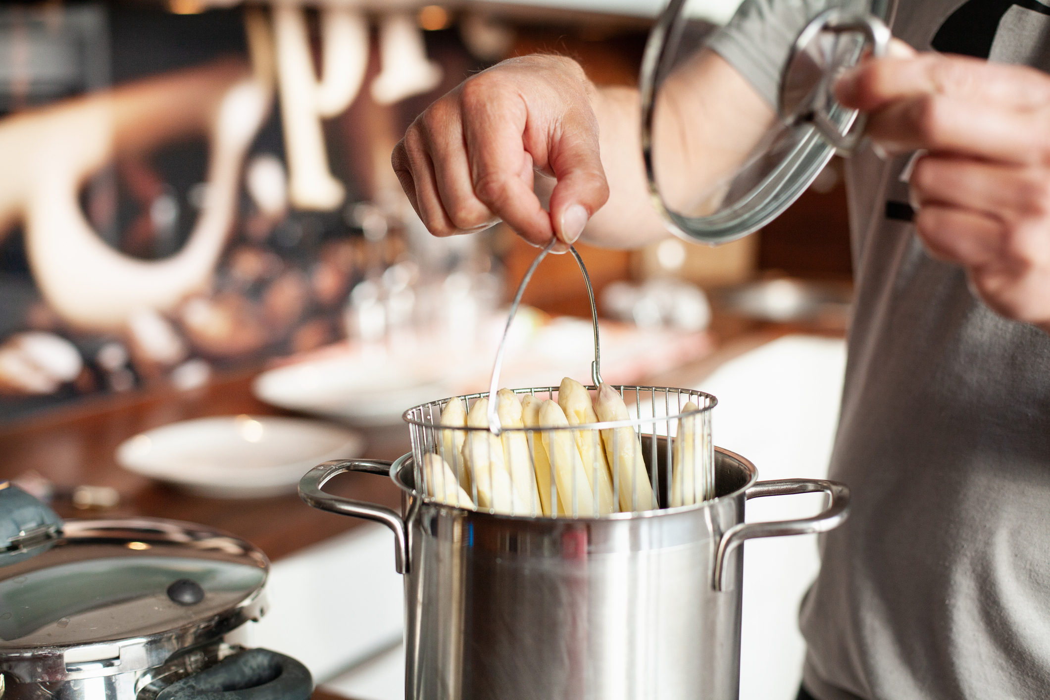 Asperges koken: zo doe je dat het best - Libelle Lekker