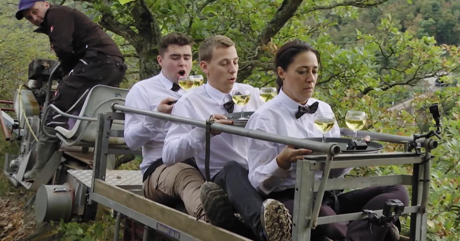 De Mol aflevering 2: ‘Hopen dat Jens uit die druivenstruiken zou springen'