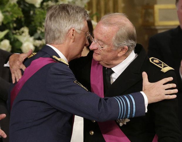 In beeld: De troonsafstand van koning Albert II