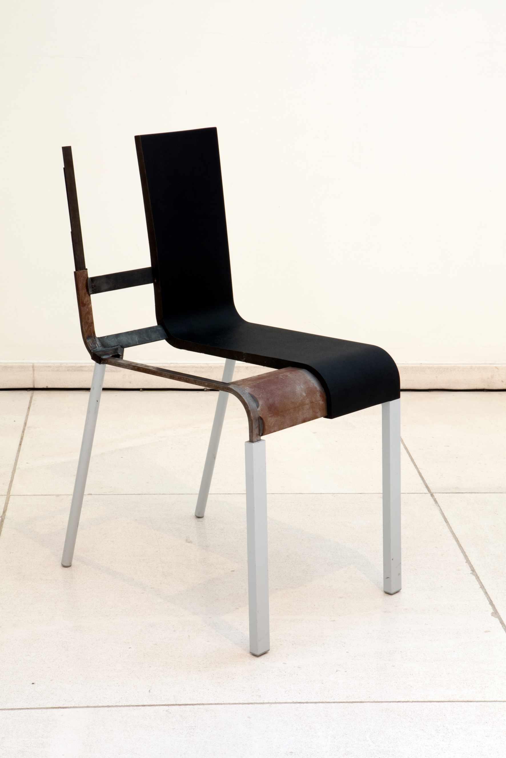 La chaise '0.3' de Maarten Van Severen: histoire d'une icône - Gael.be