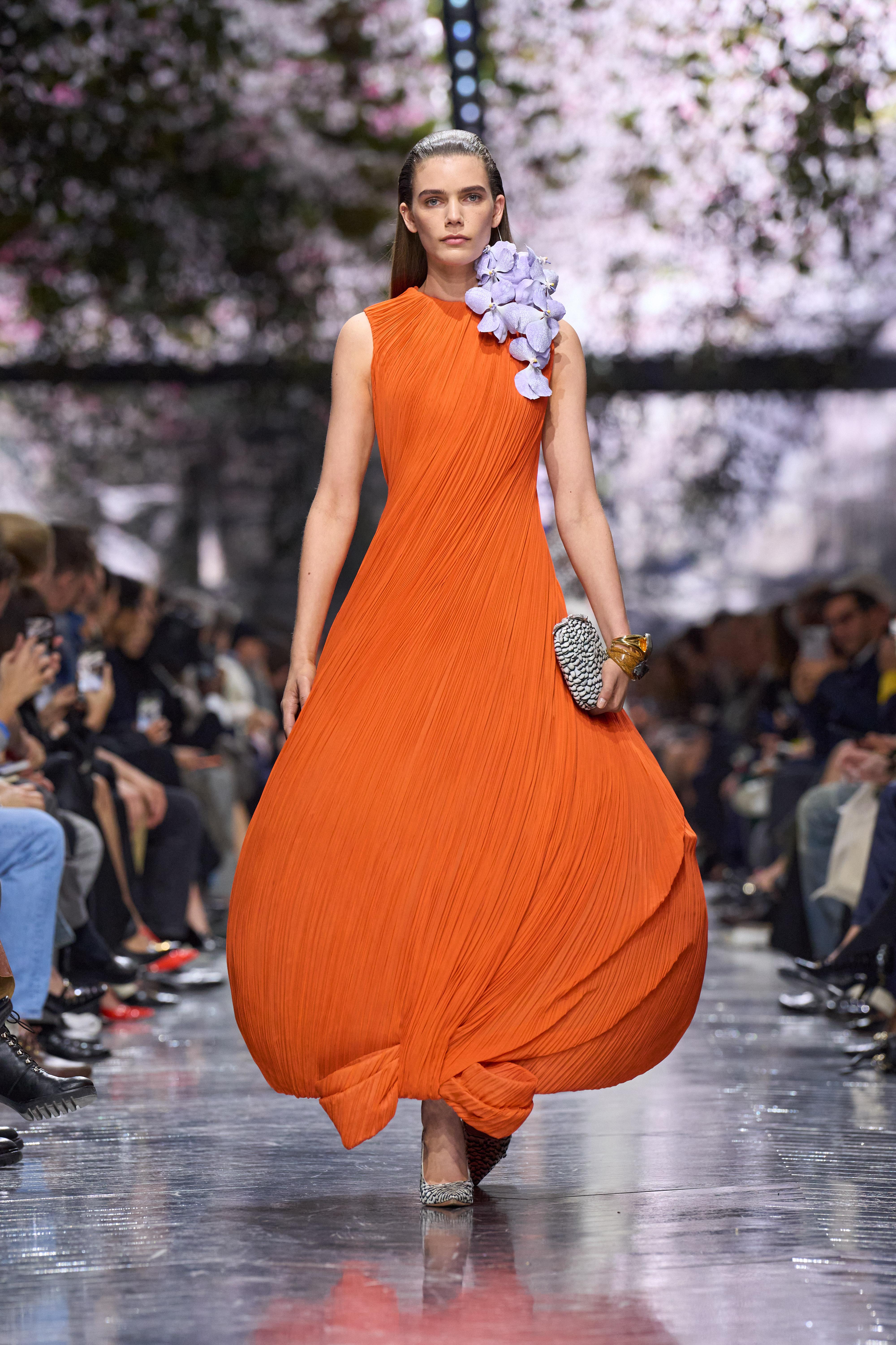 La 1re collection Dior par Jonathan Anderson exposée à Paris