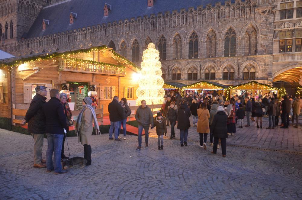Ferme discussie over Kerst in Ieper op Ieperse gemeenteraad - KW.be