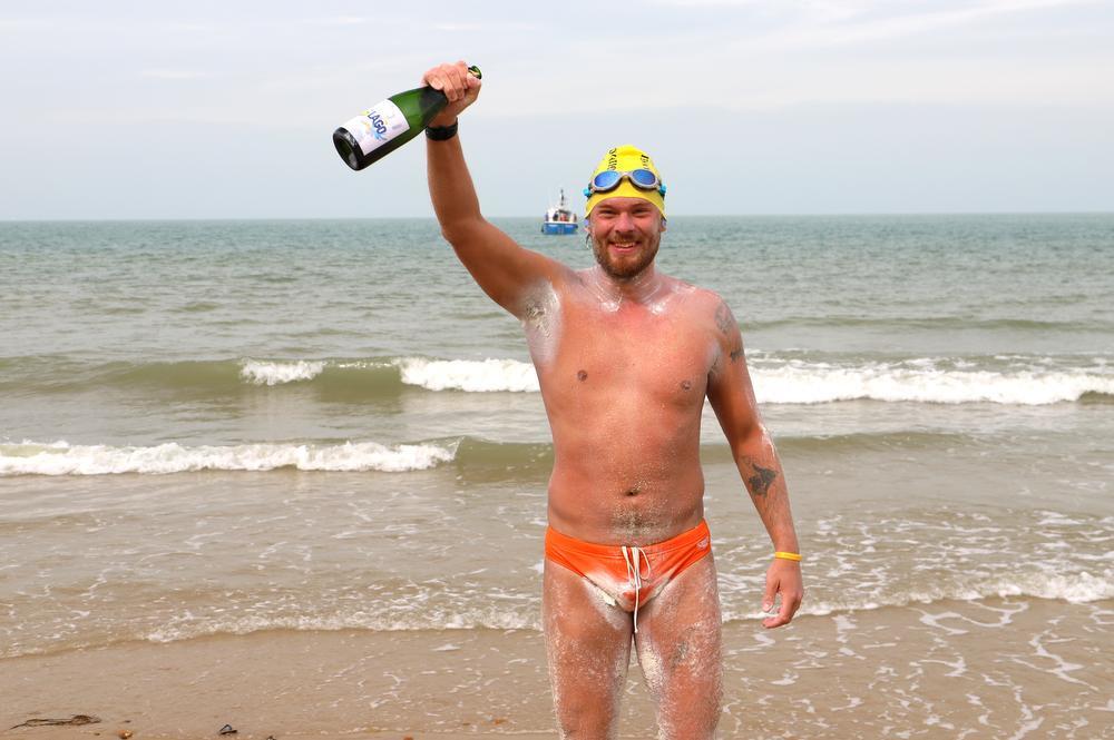 Matthieu Bonne zwemt Kanaal over: "Ik wil graag nog zottere dingen doen" - KW.be