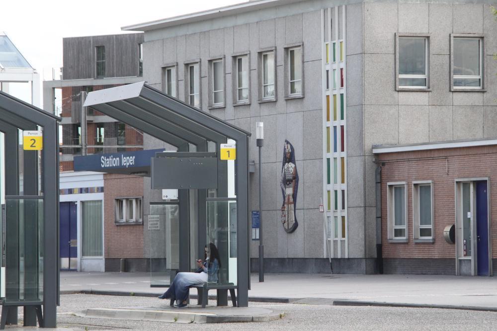 UPDATE - Man overleden na schermutseling aan station Ieper - KW.be