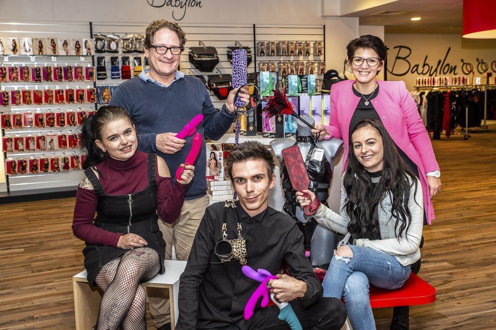 Babylon loveshop opent morgen deuren in Roeselare: "Intiem materiaal wil je passen" - KW.be
