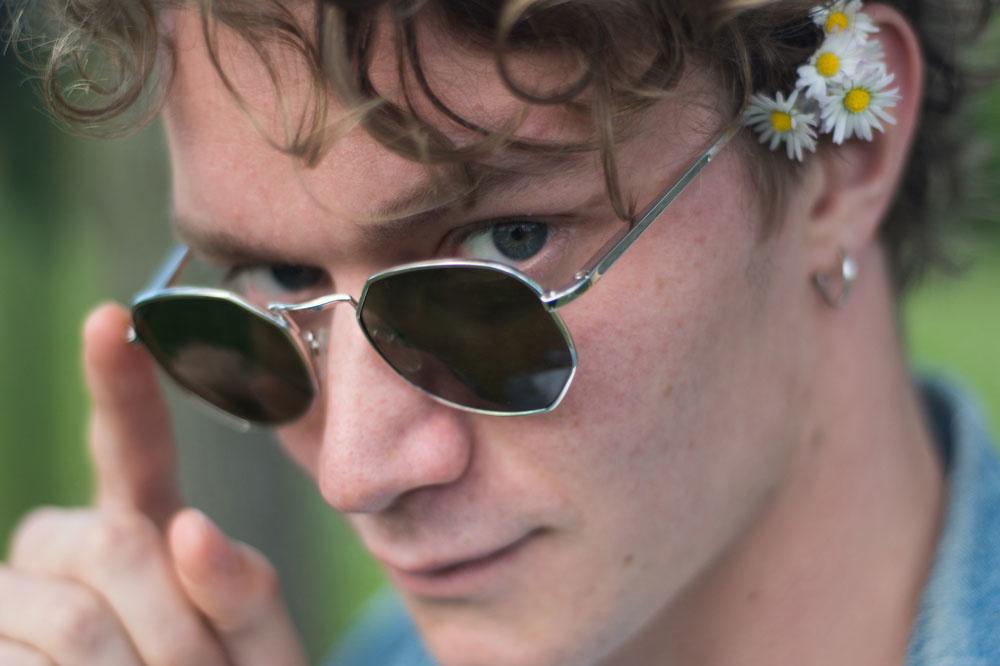 Dit is acteur Tijmen Govaerts: 'Stop met vlees eten en vier het leven!'