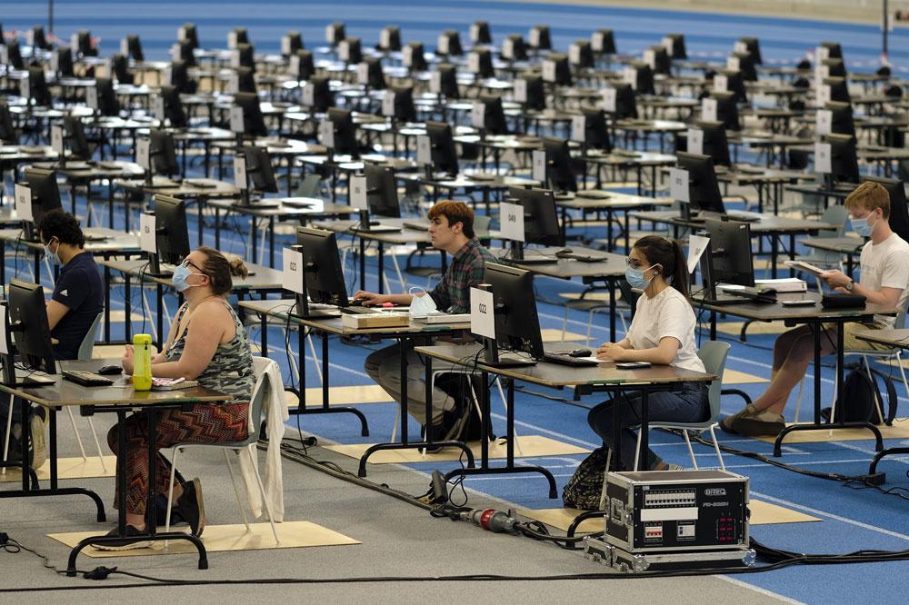 Examencommissie start grootschalige reeks online examens