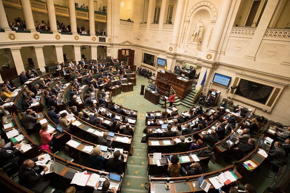 'Waar is het parlement in de discussie over de coronapas?'