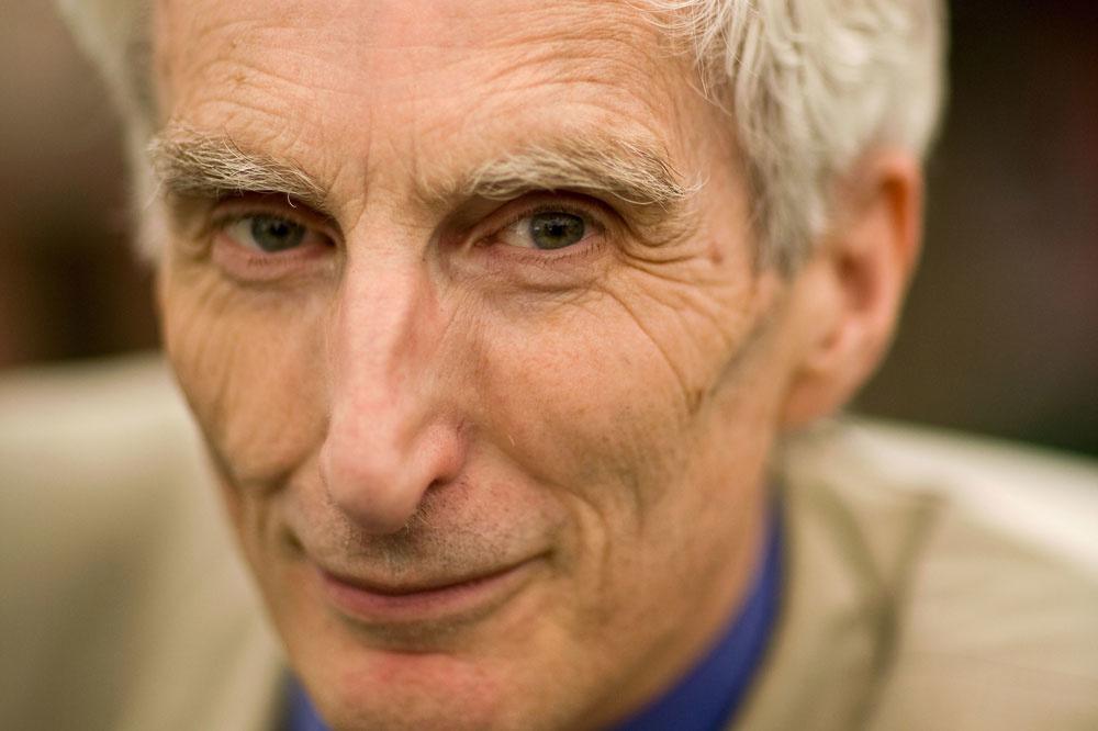 Astrofysicus Sir Martin Rees: 'We moeten ook opnieuw naar kernenergie ...