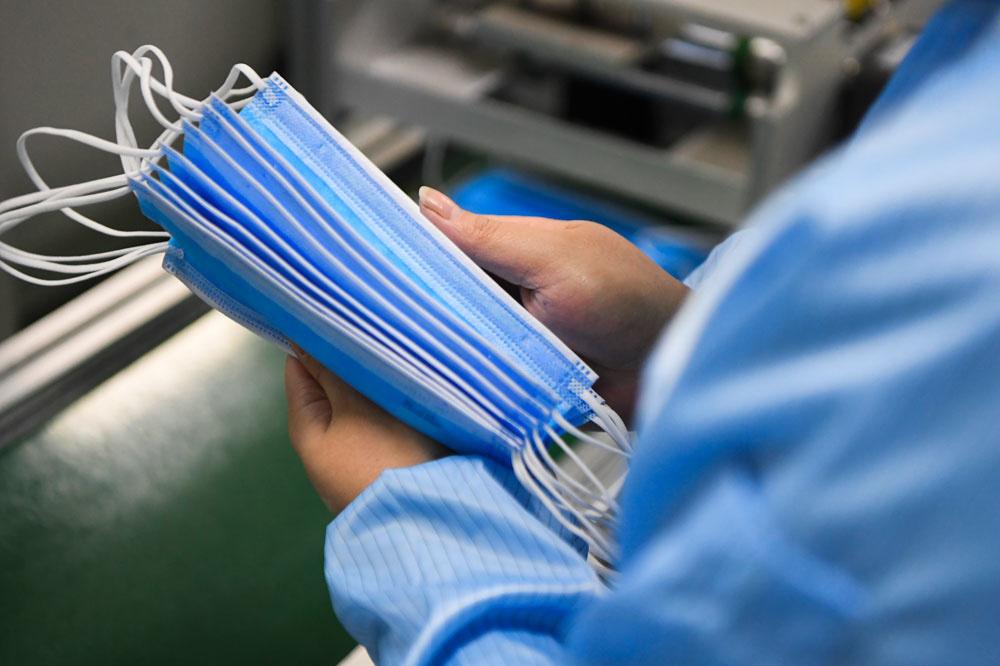 La France réquisitionne les masques de protection