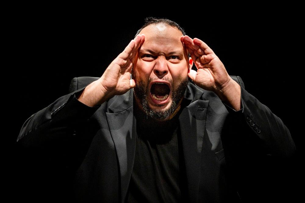 'The One (et Demi) Man Show' geeft het woord aan de dader uit een # ...