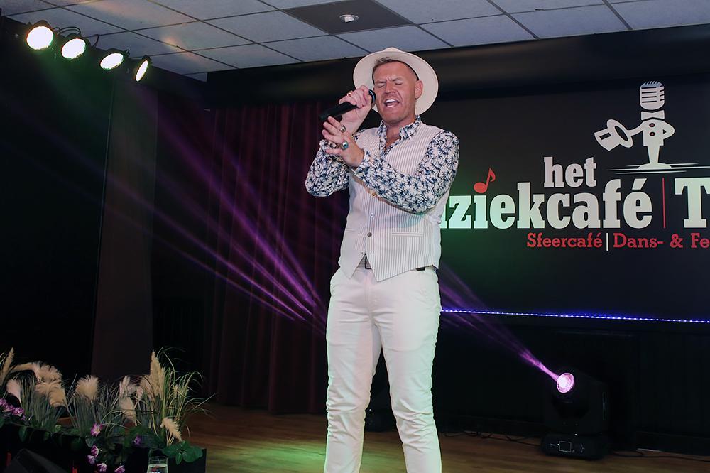 Michael Lanzo over zijn nieuw album ‘Een Zomer Vol Amore”: “Ga je niet ...