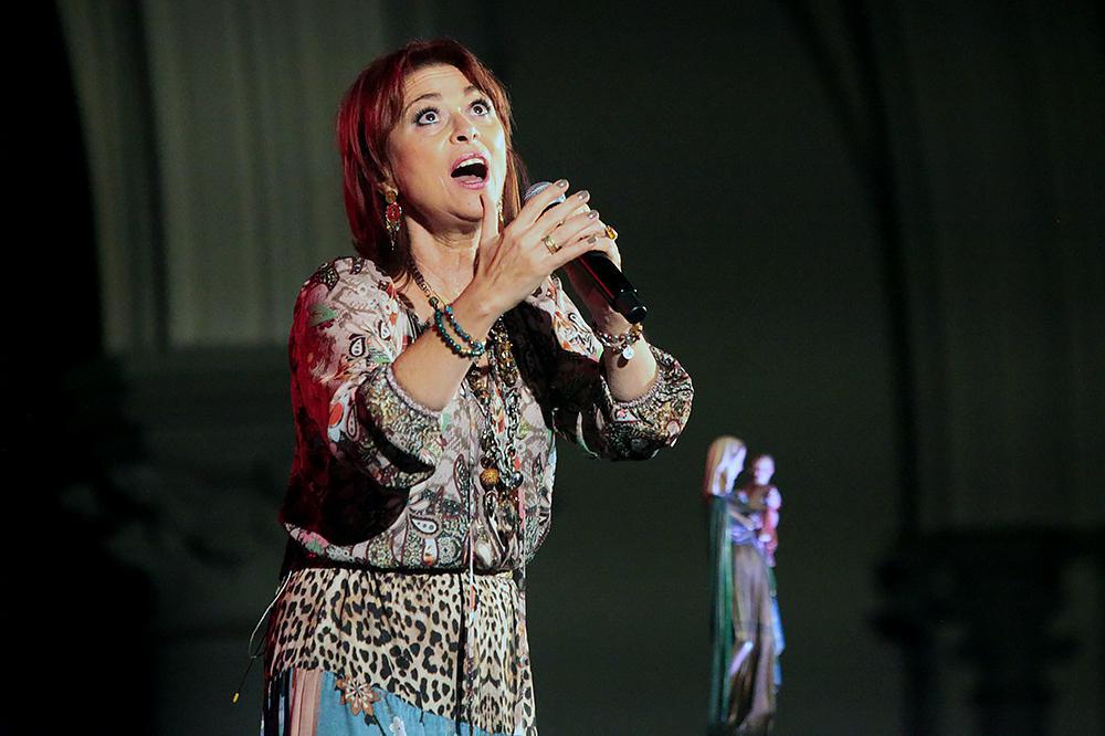 Lisa Del Bo brengt ‘Lisa Gelooft’ in Sint-Jacobuskerk in Lichtervelde ...