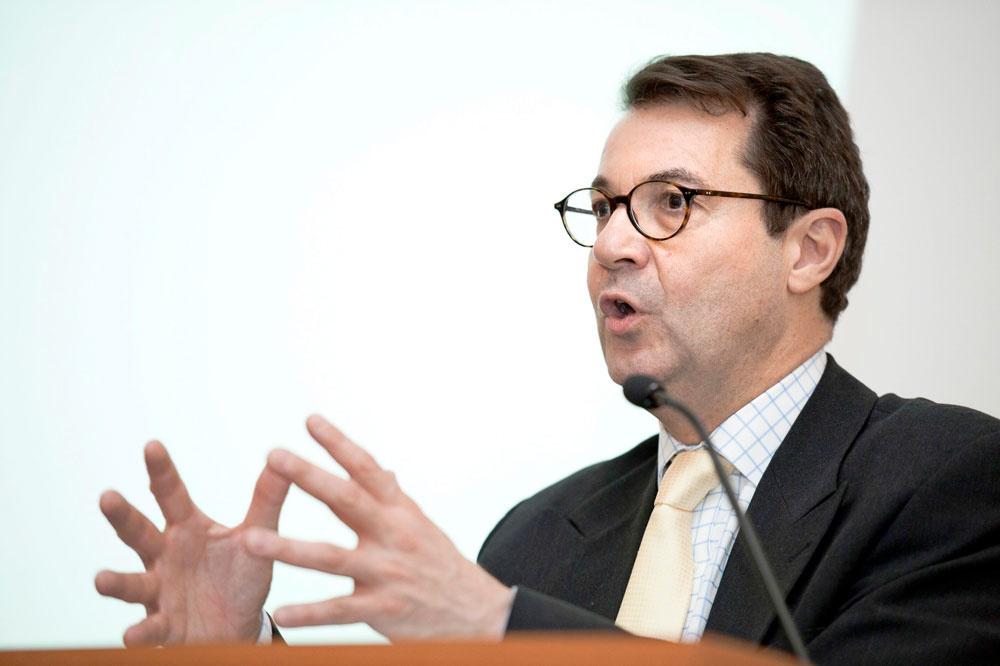 Bruno Colmant wordt de nieuwe CEO van Degroof Petercam - Trends Kanaal Z