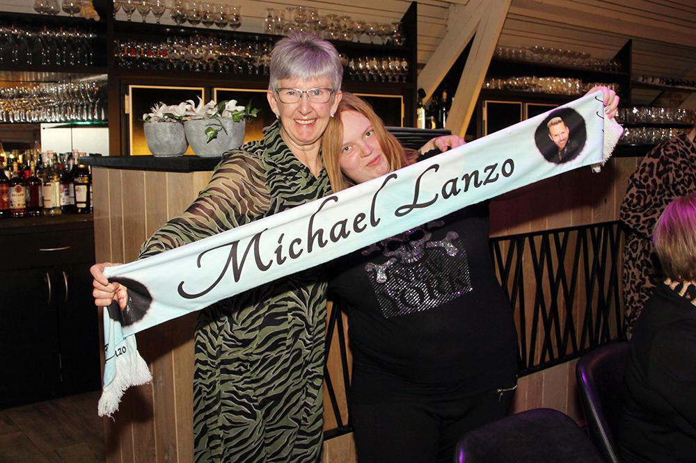 IN BEELD – Michael Lanzo liet zijn vele fans de polonaise dansen in ...