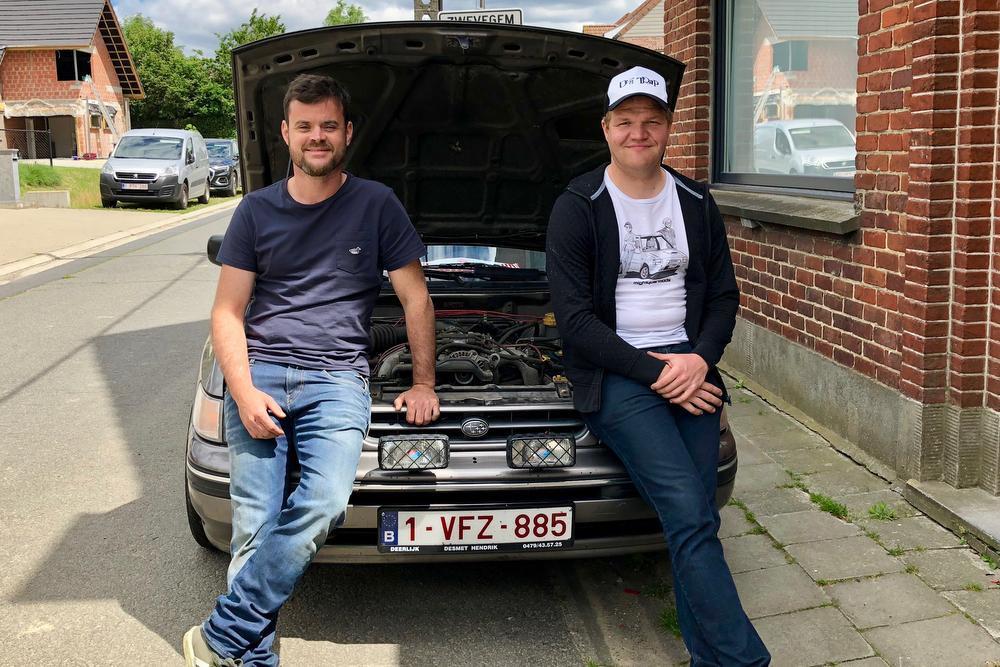 Jorn Vandenborre en Thomas Elslander rijden met wrak de Carbage Run in ...