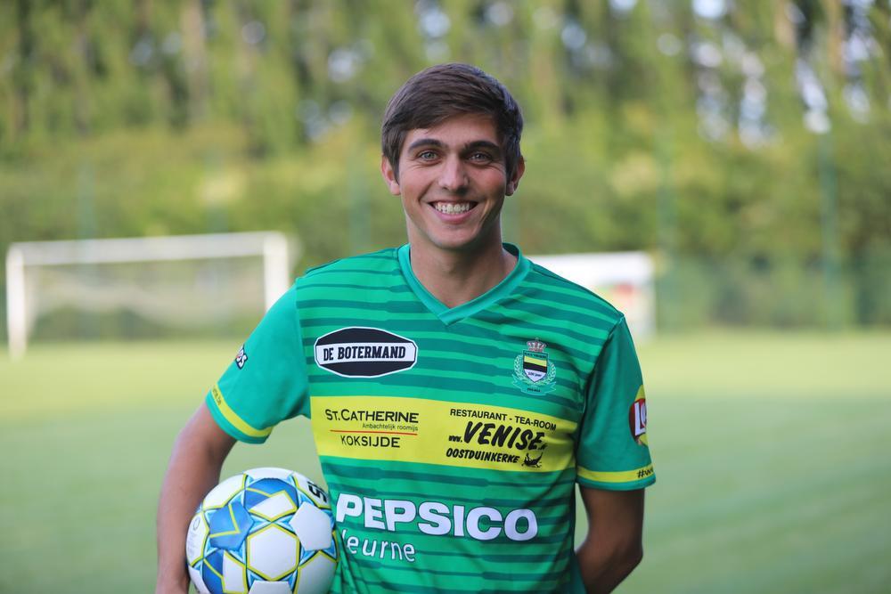 Martijn Leune zet KSV Veurne (3A) met eerste balcontact op weg naar ...