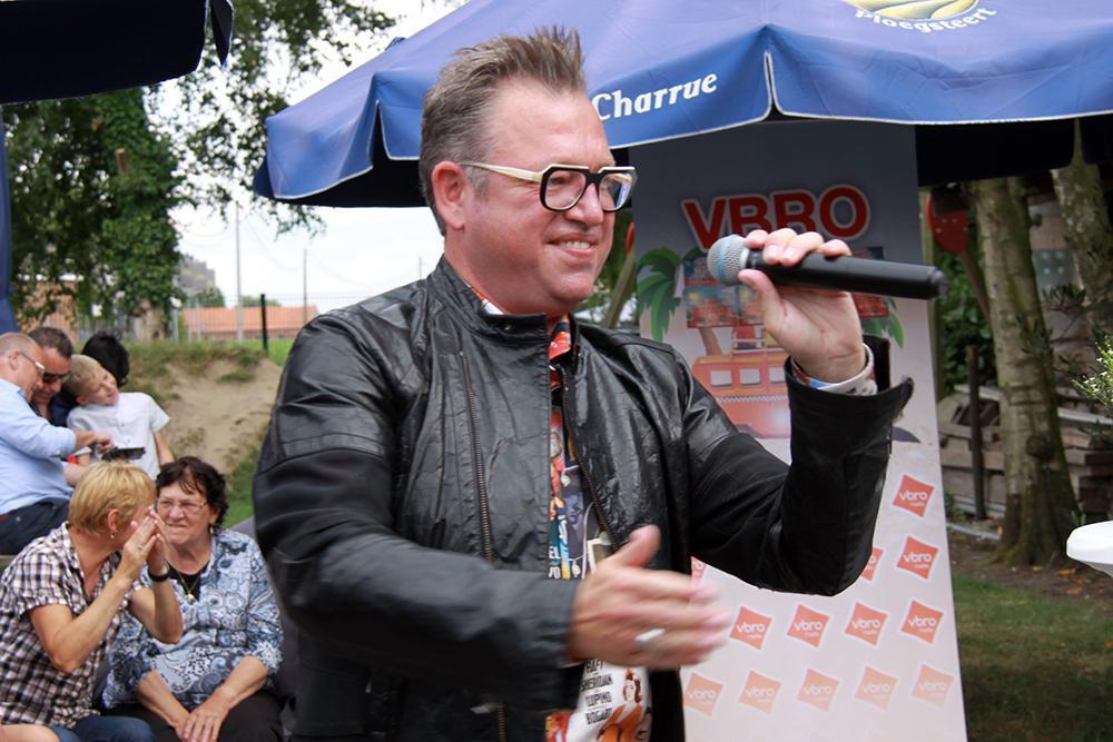 Torsten zingt over 'Mona' - KW.be