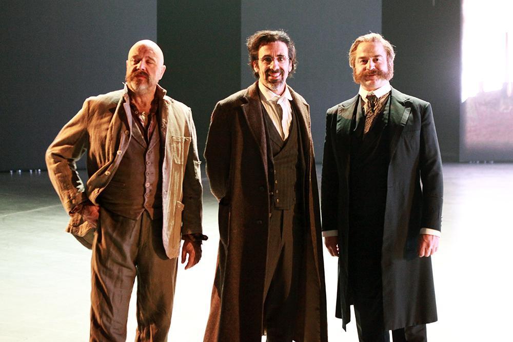 Jan Schepens speelt de rol van de broer van priester Daens in Daens 2.0 ...