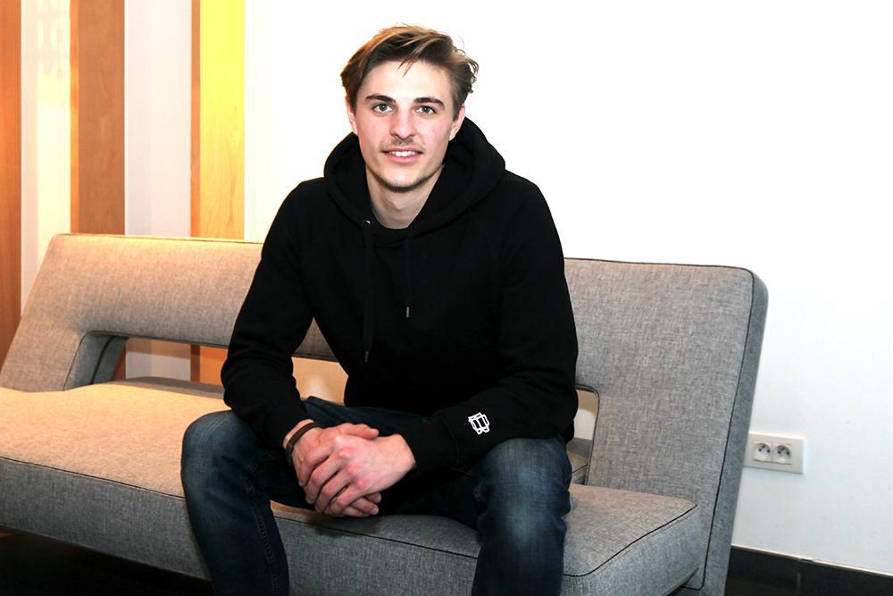 Wie zet rapper Daniël Busser schaakmat in z’n spectaculaire videoclip ...