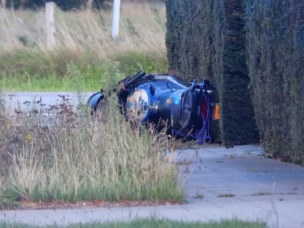 VIDEO - Motorrijder (57) komt om het leven nadat hij voertuig inhaalt ... VIDEO - Motorrijder (57) komt om het leven nadat hij voertuig inhaalt ...