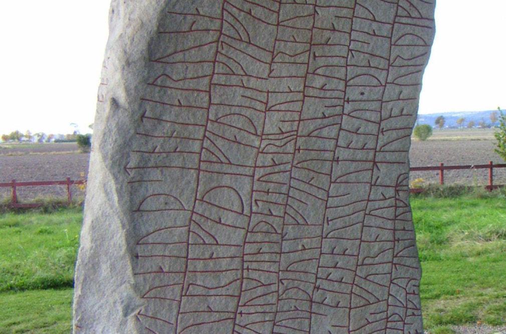 Vikings: une célèbre pierre runique érigée pour conjurer une crise ...