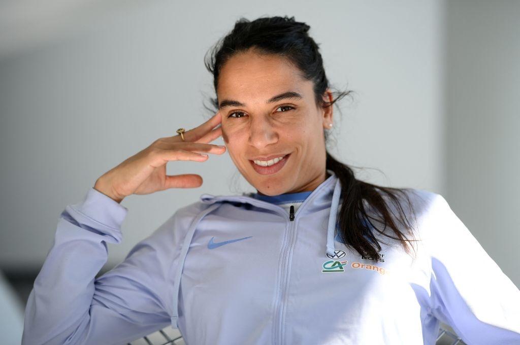 ELLE NOUS INSPIRE: Amel Majri la première footballeuse à emmener son ...