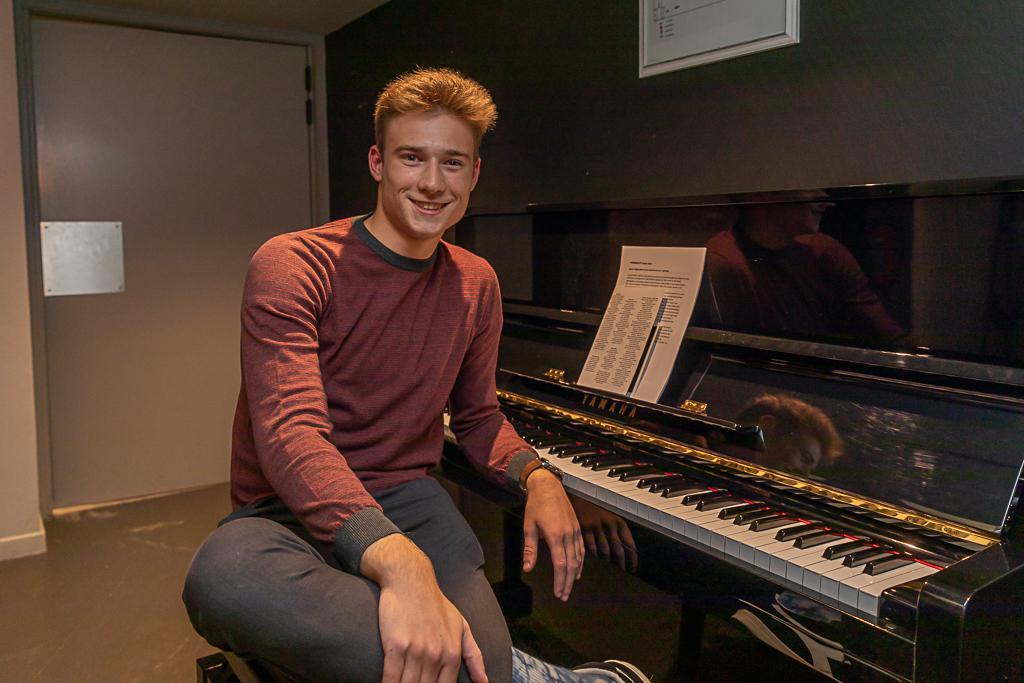 Marialopenaar Ricardo Vervenne brengt als Henry Nery eerste album uit ...