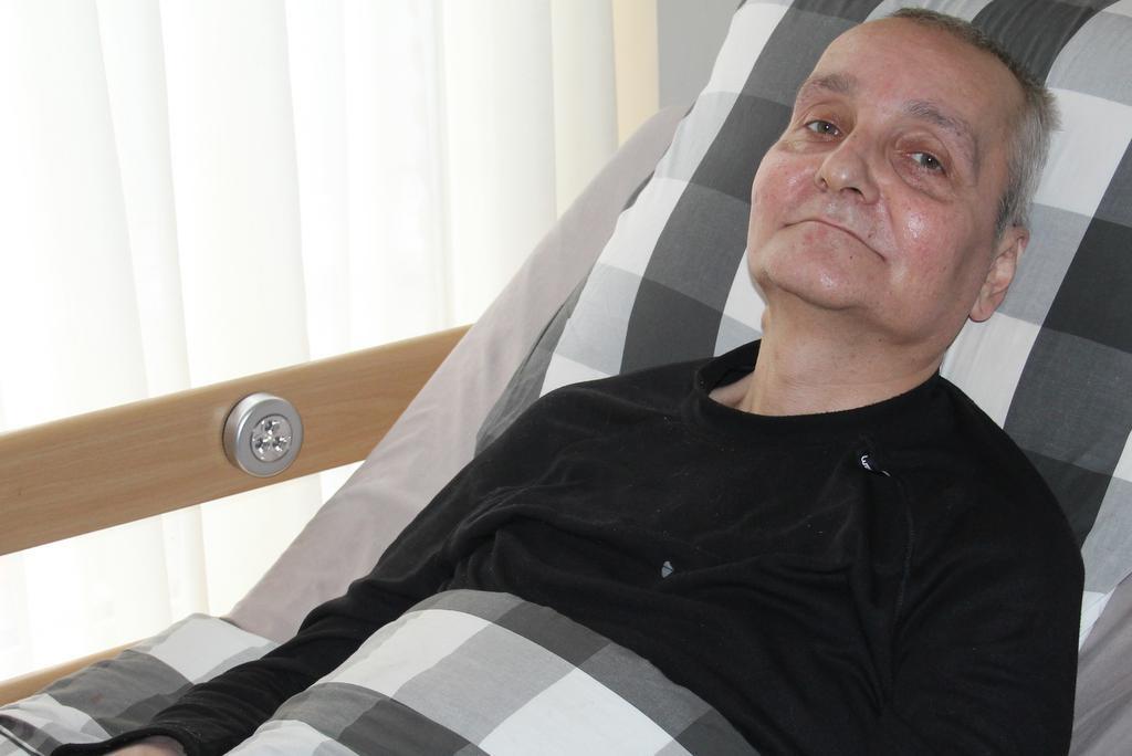 Christophe Devos zat drie jaar opgesloten in eigen huis, stad zorgt nu ...